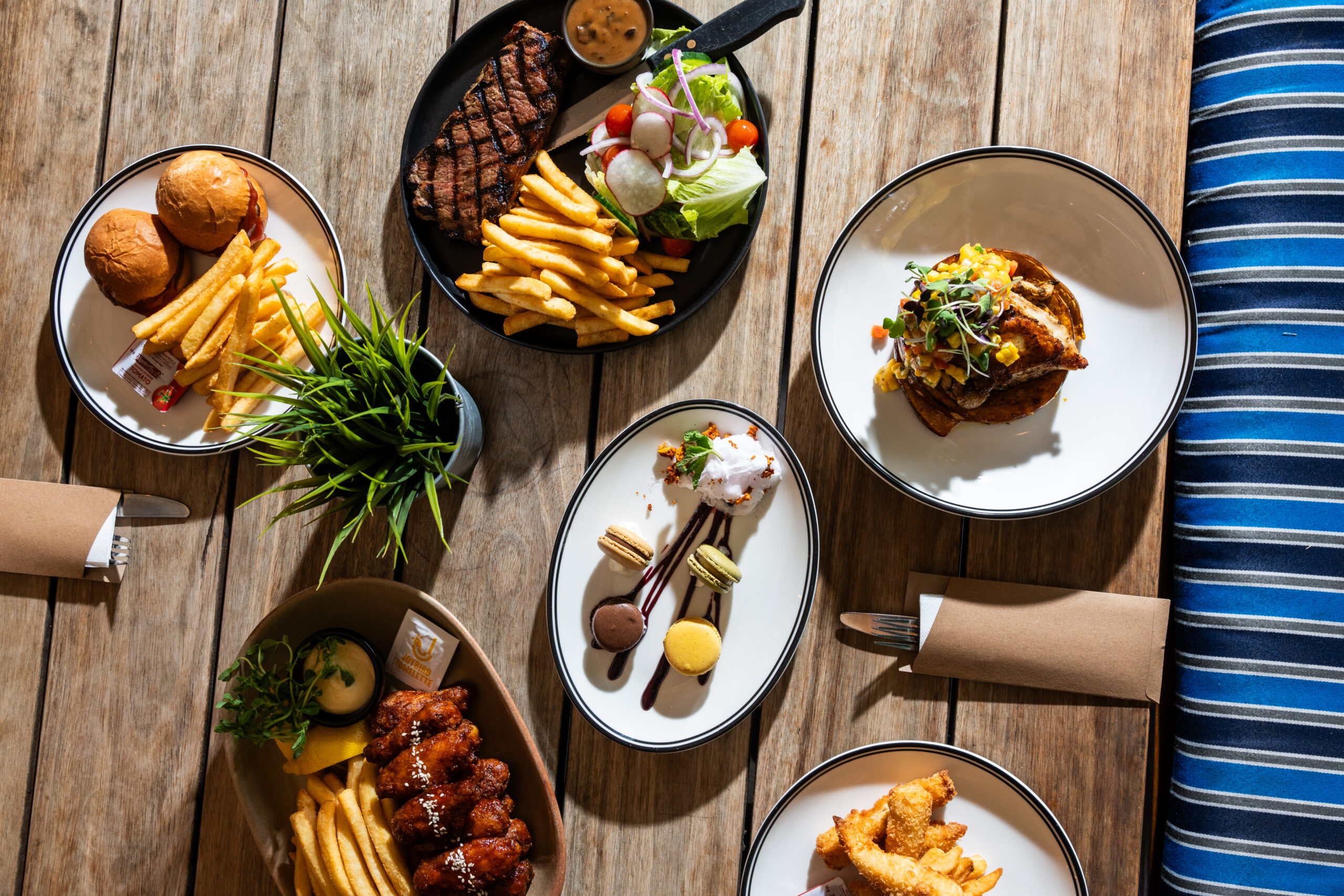 Eat & Drink - Brahma Lodge Hotel