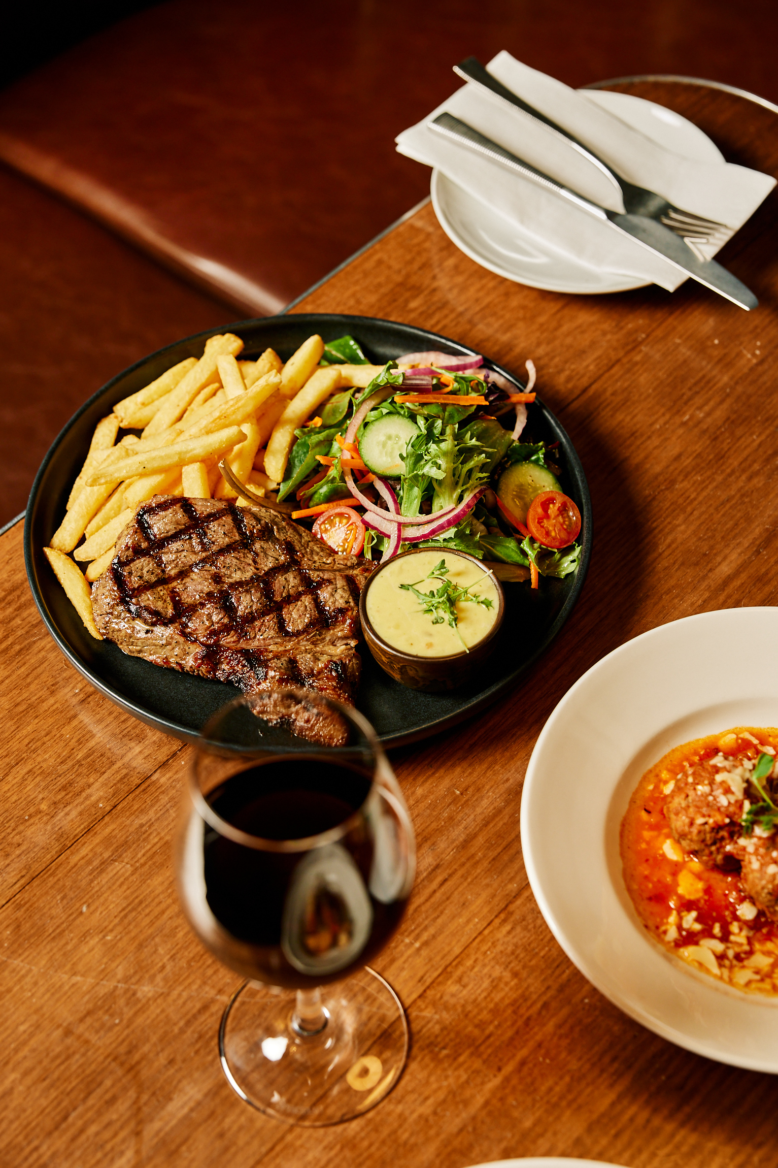 Eat & Drink - Brahma Lodge Hotel
